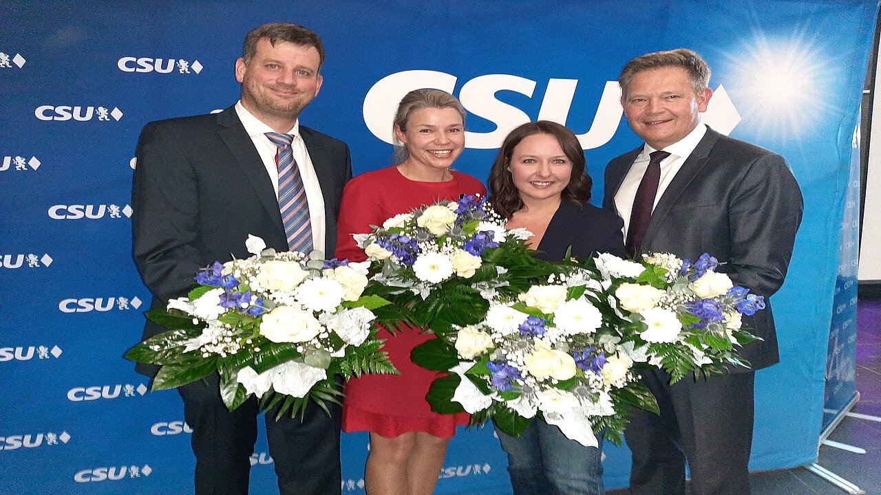 Unser Team für die Landtags- und Bezirkstagswahl 2023 – CSU Unser Team für die Landtags- und Bezirkstagswahl 2023 – CSU
