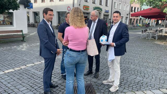 Infostand für die Landtags- und Bezirkstagswahl 2023: CSU Infostand für die Landtags- und Bezirkstagswahl 2023: CSU
